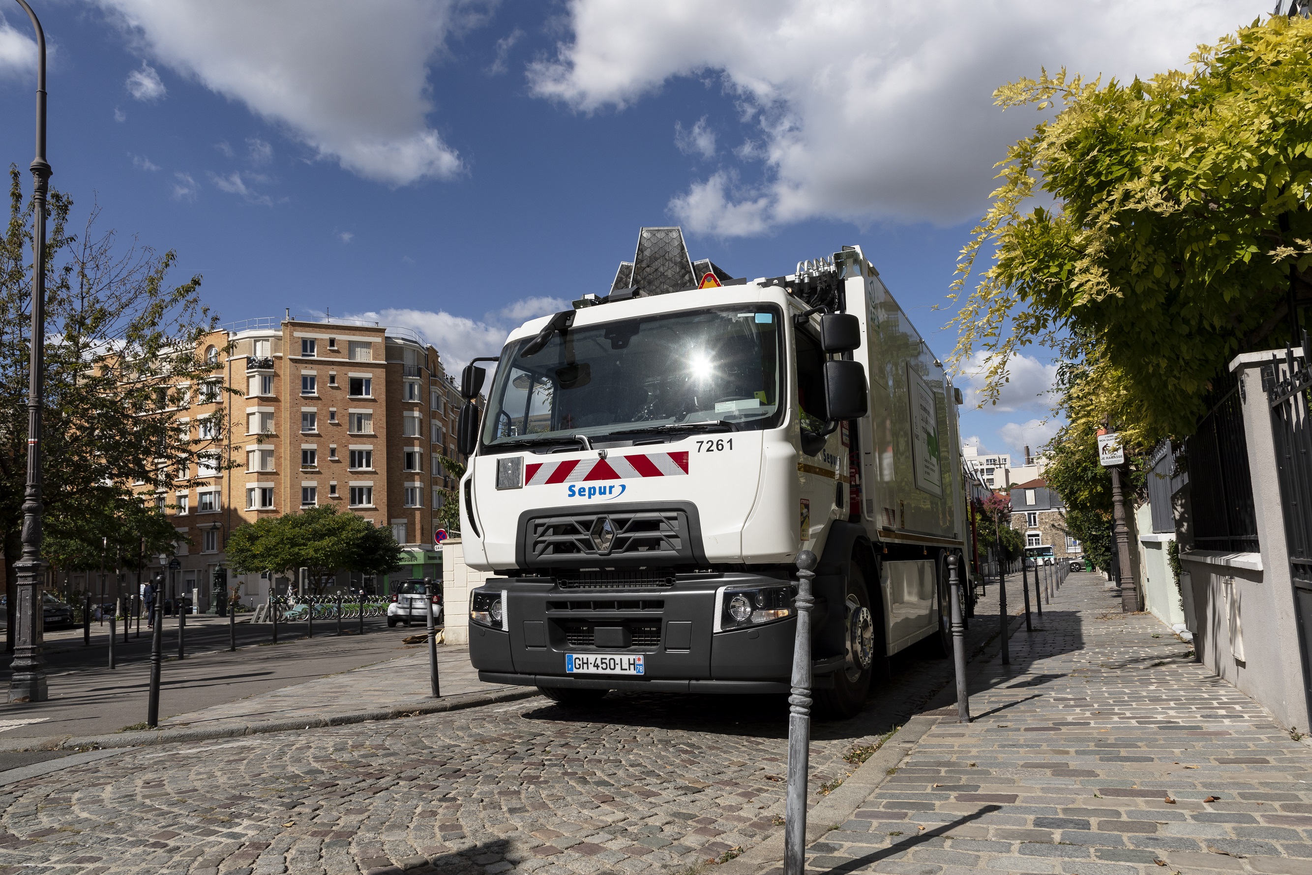 Paris 13e opte pour une collecte de déchets 100 % décarbonée avec 18 ...