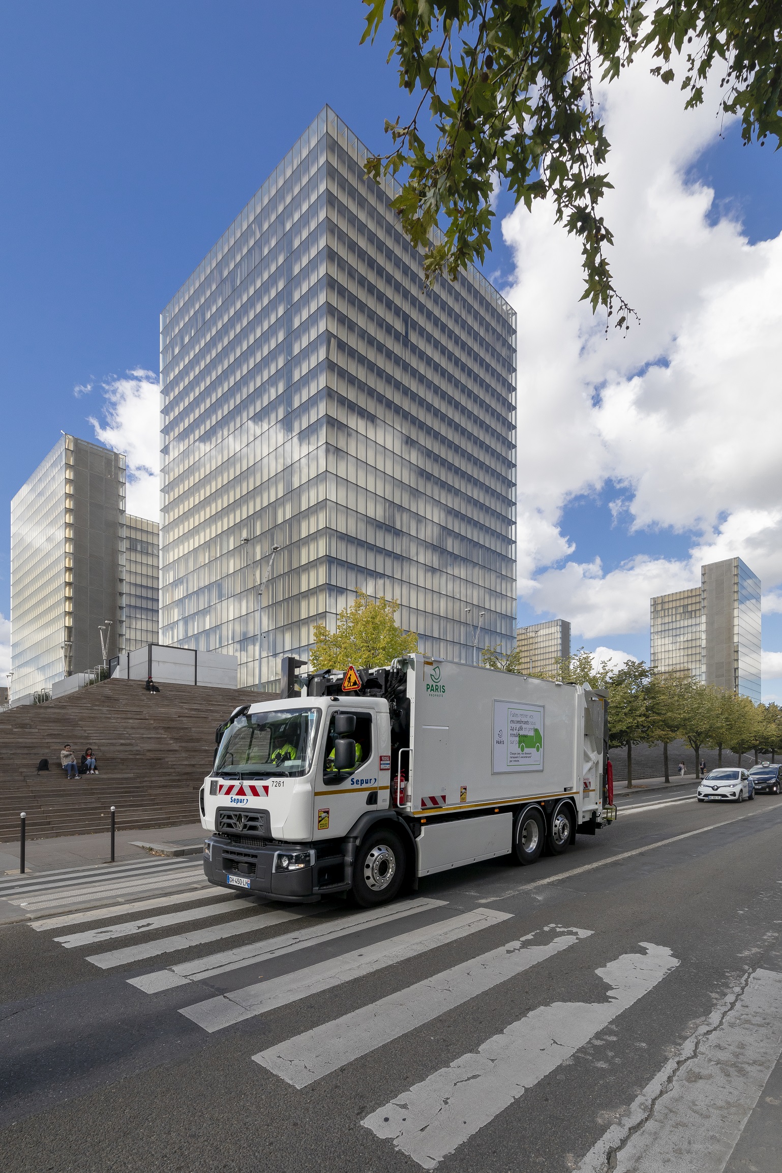 Paris 13e opte pour une collecte de déchets 100 % décarbonée avec 18 ...